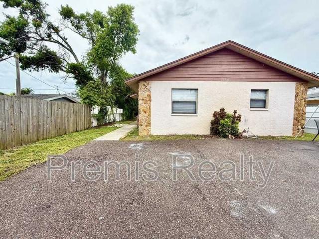 2 Bedroom Condo for Rent at 1772 Farrell Ave, Largo, FL 33756 Wyatt Street