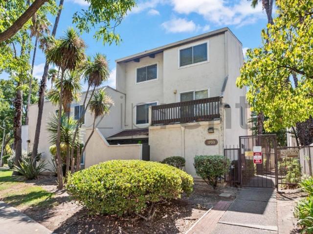 2 Bedroom Condo for Rent at 1700 Laguna St #G, Concord, CA 94520 Ellis Lake
