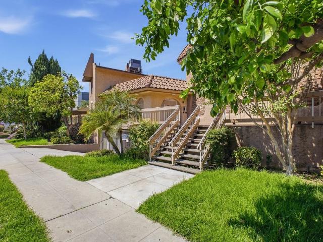 2 Bedroom Condo for Rent at 1701 Scott Rd, Burbank, CA 91504
