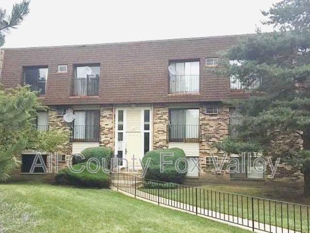 2 Bedroom Condo for Rent at 170 S Waters Edge Dr #1, Glendale Heights, IL 60139