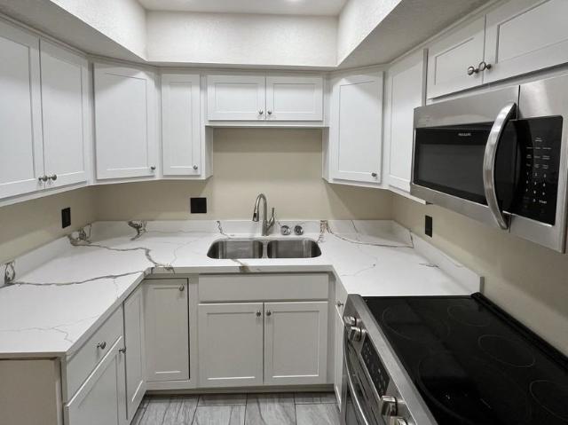 2 Bedroom Condo for Rent at 17 E Ruth Ave #302, Phoenix, AZ 85020