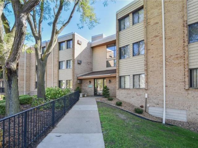 2 Bedroom Condo for Rent at 1887 Silver Bell Rd, Eagan, MN 55122