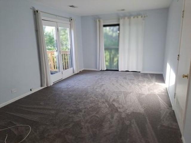 2 Bedroom Condo for Rent at 1968 Kenilworth Cir #F, Hoffman Estates, IL 60169
