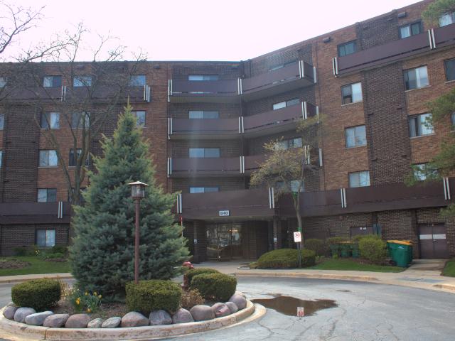 2 Bedroom Condo for Rent at 1919 Prairie Square #306, Schaumburg, IL 60173