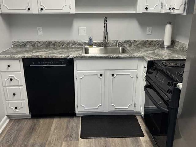 2 Bedroom Condo for Rent at 1935 Gardiner Ln #E75, Louisville, KY 40205 Hayfield Dundee