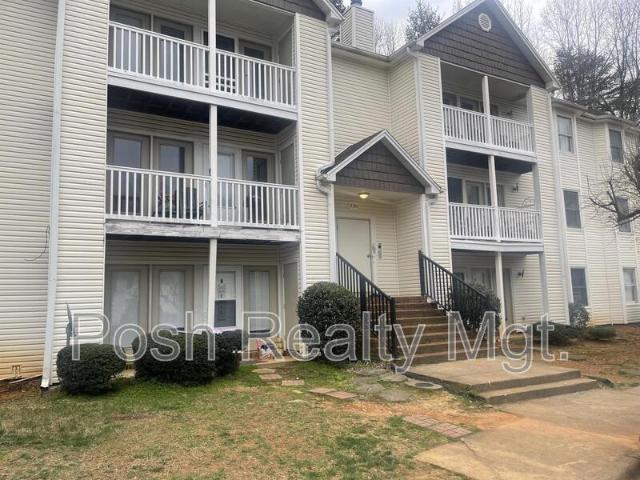 2 Bedroom Condo for Rent at 1 2326, Greensboro, NC 27407