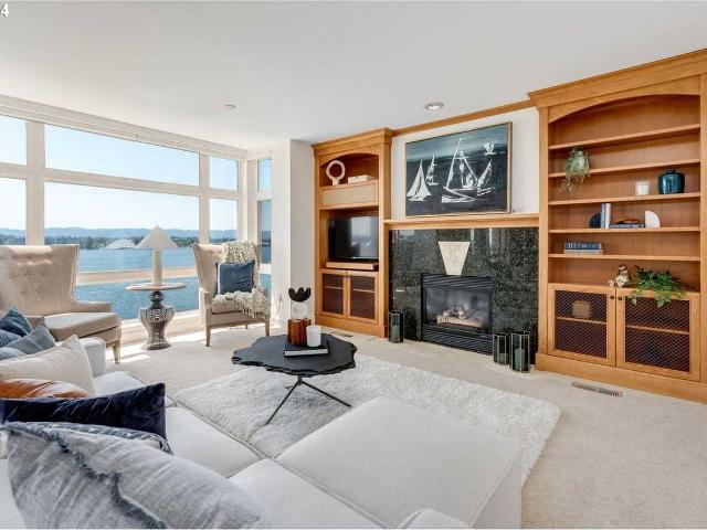 2 Bedroom Condo for Rent at 2015 Se Columbia River Dr #320, Vancouver, WA 98661 Columbia Way