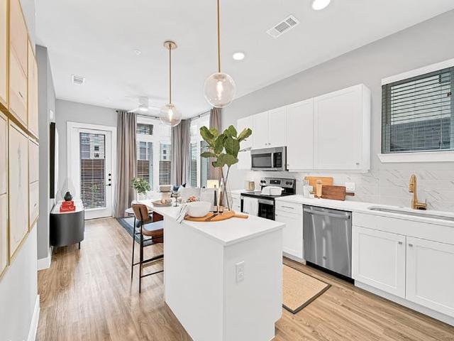 2 Bedroom Condo for Rent at 2020 Westcreek Lane #8.12, Houston, TX 77027 Great Uptown