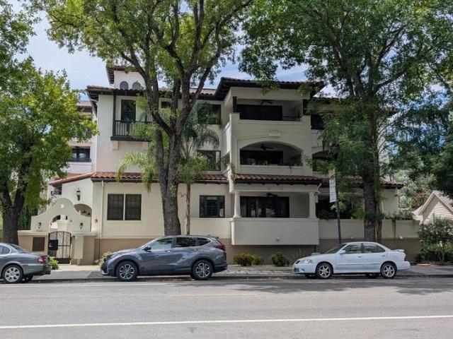 2 Bedroom Condo for Rent at 225 B St, Davis, CA 95616 University Avenue