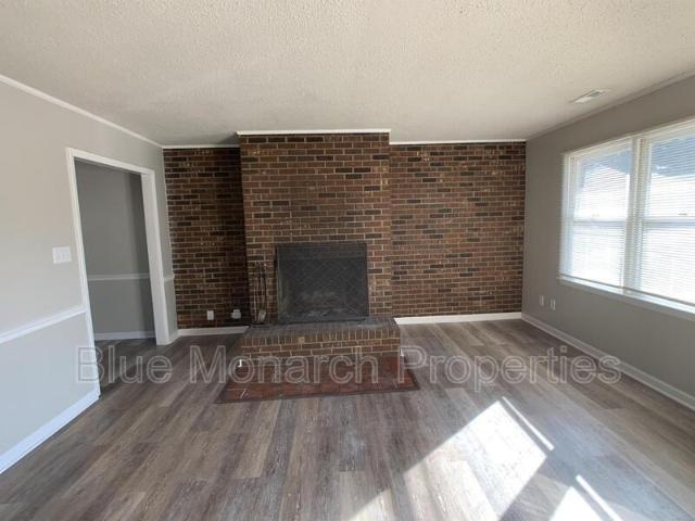 2 Bedroom Condo for Rent at 221 Welch Ave, Gastonia, NC 28054