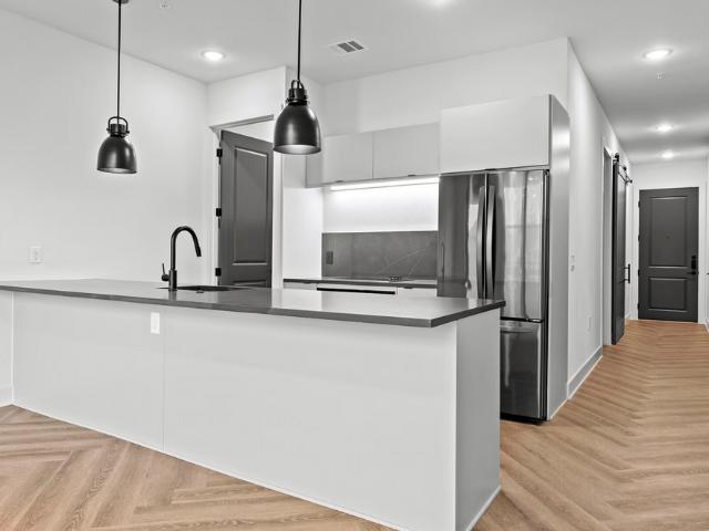 2 Bedroom Condo for Rent at 239 West 9th Street #1148, Dallas, TX 75208