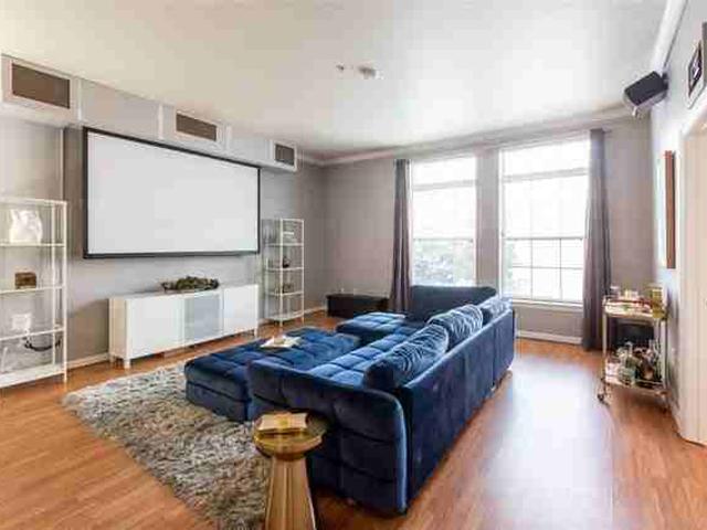 2 Bedroom Condo for Rent at 2305 Worthington Street #1228, Dallas, TX 75204 Uptown
