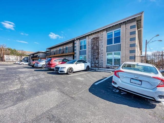 2 Bedroom Condo for Rent at 2401 Manor Rd, Austin, TX 78722 Upper Boggy Creek