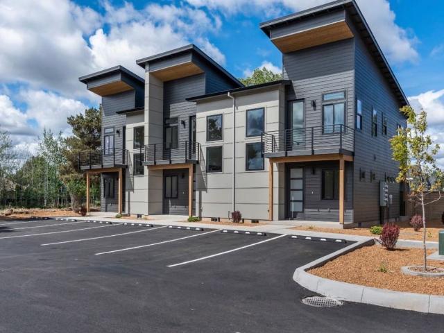 2 Bedroom Condo for Rent at 2522 Sw Yew Ave, Redmond, OR 97756