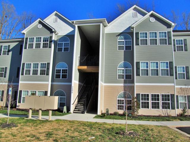 2 Bedroom Condo for Rent at 2606 Pennoak Way #D, Greensboro, NC 27407
