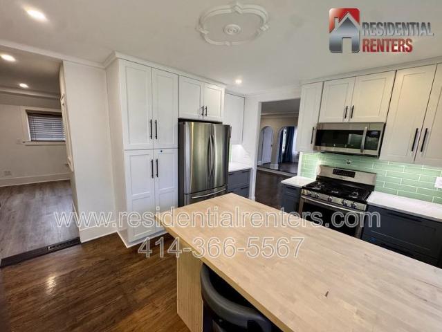 2 Bedroom Condo for Rent at 2618 N 72nd St, Wauwatosa, WI 53213