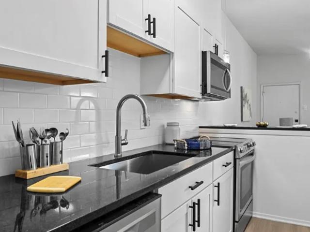 2 Bedroom Condo for Rent at 2627 Douglas Ave, Dallas, TX 75219