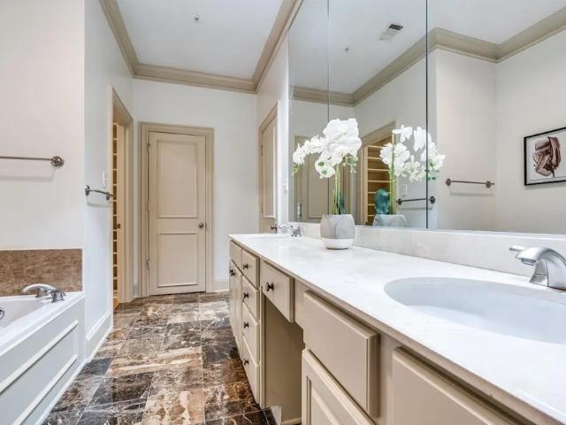 2 Bedroom Condo for Rent at 2848 Woodside Street #3 428, Dallas, TX 75204 Uptown