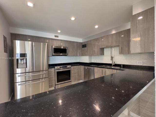 2 Bedroom Condo for Rent at 2851 Ne 183rd St #2000A, Aventura, FL 33160