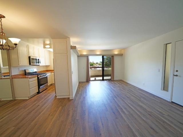 2 Bedroom Condo for Rent at 28015 Sarabande Ln #1305, Santa Clarita, CA 91387 American Beauty