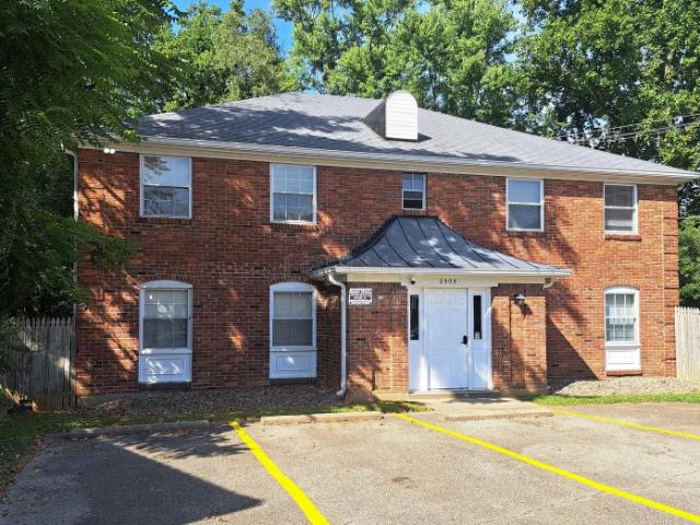 2 Bedroom Condo for Rent at 2907 Noe Ct #1, Louisville, KY 40220 Bon Air