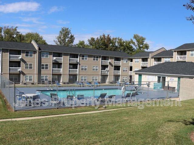 2 Bedroom Condo for Rent at 301 Country Club Dr Ne Apt G #Apt G, Concord, NC 28025