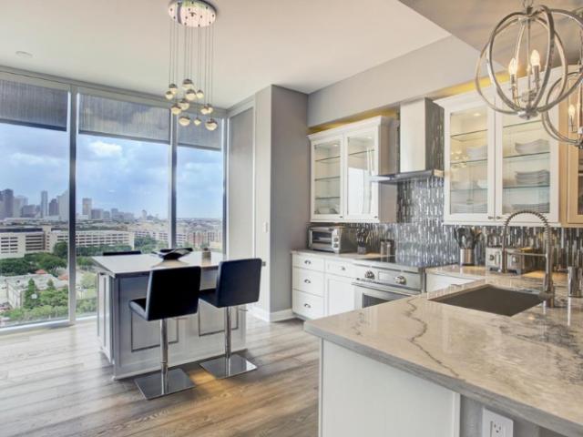 2 Bedroom Condo for Rent at 3333 Allen Parkway #31.58, Houston, TX 77019 Neartown Montrose
