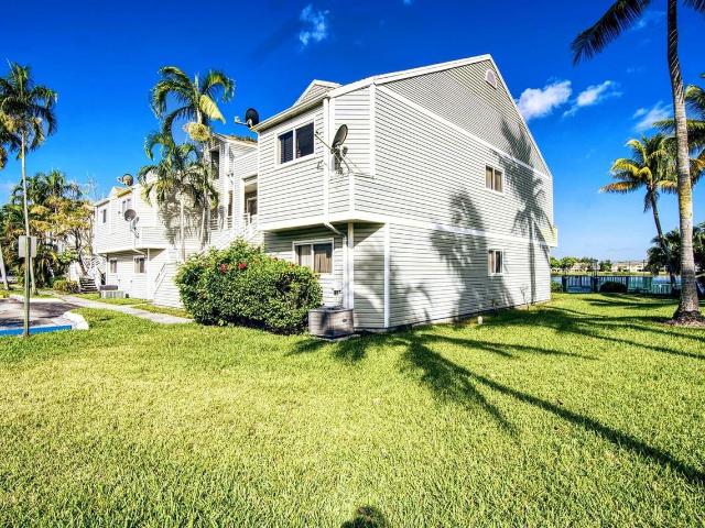 2 Bedroom Condo for Rent at 3401 Northwest 44th Street #205, Oakland Park, FL 33309 Oakland Park