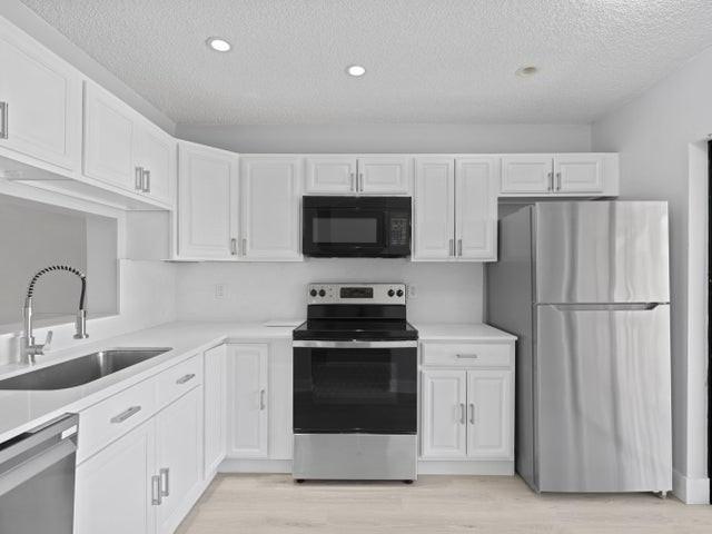 2 Bedroom Condo for Rent at 350 Club Circle #208, Boca Raton, FL 33487 Boca Teeca