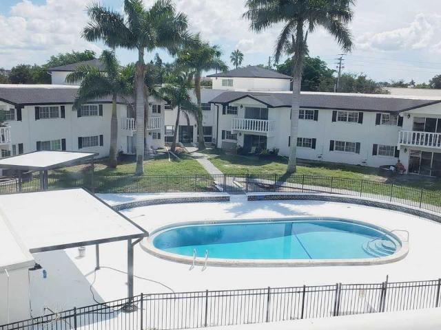2 Bedroom Condo for Rent at 3704 Broadway #313, Fort Myers, FL 33901 Winkler Safe Neighborhood