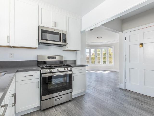 2 Bedroom Condo for Rent at 3811 1/4 W Adams Blvd, Los Angeles, CA 90018 UNNC