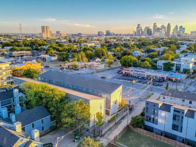 2 Bedroom Condo for Rent at 4911 Belmont Ave #12, Dallas, TX 75206