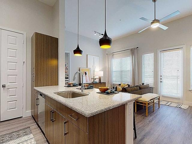 2 Bedroom Condo for Rent at 505 West Lamar Boulevard #267.14, Arlington, TX 76012