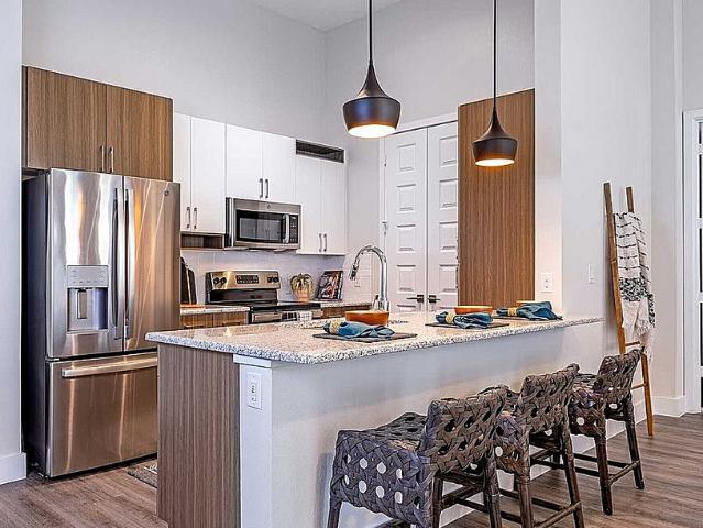 2 Bedroom Condo for Rent at 505 West Lamar Boulevard #644.2, Arlington, TX 76012