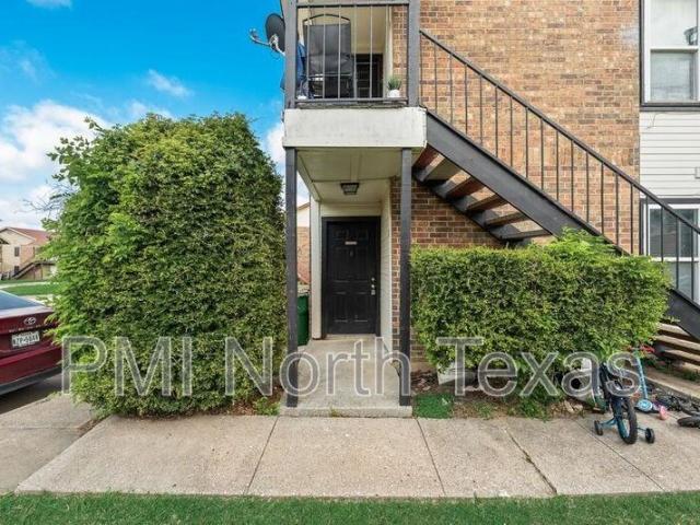 2 Bedroom Condo for Rent at 5109 Herrick Ct #C, Haltom City, TX 76117 Browning Heights