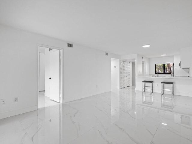 2 Bedroom Condo for Rent at 510 W Park Dr, Fountainebleau, FL 33172 Fontainebleau Park West