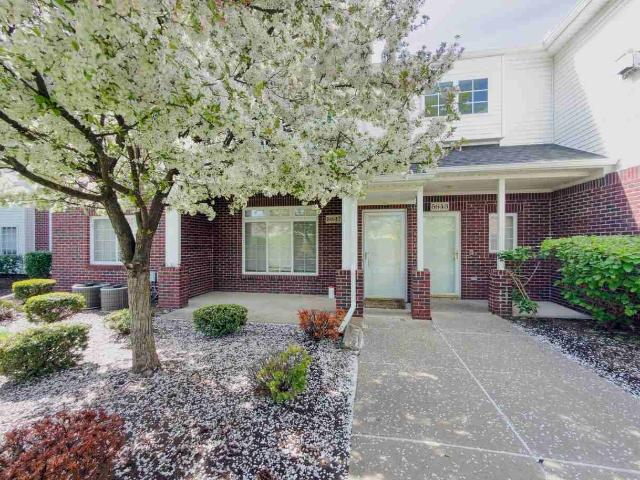 2 Bedroom Condo for Rent at 5637 Twin Oaks Dr, Sterling Heights, MI 48314 Sterling Heights