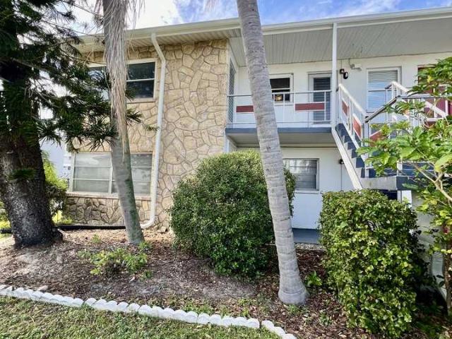 2 Bedroom Condo for Rent at 5920 18th St N #14, St Petersburg, FL 33714