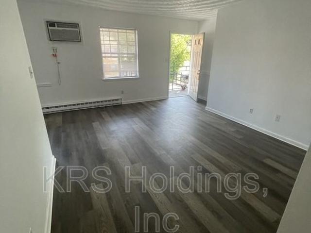 2 Bedroom Condo for Rent at 6228 Chesapeake Blvd #G, Norfolk, VA 23513 Norview
