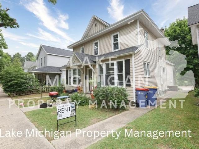 2 Bedroom Condo for Rent at 636 Livingston Ave Ne #1, Grand Rapids, MI 49503 Belknap Lookout