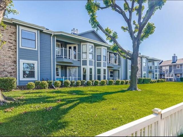2 Bedroom Condo for Rent at 630 W Canty St #B4, Dallas, TX 75208 Kidd Springs