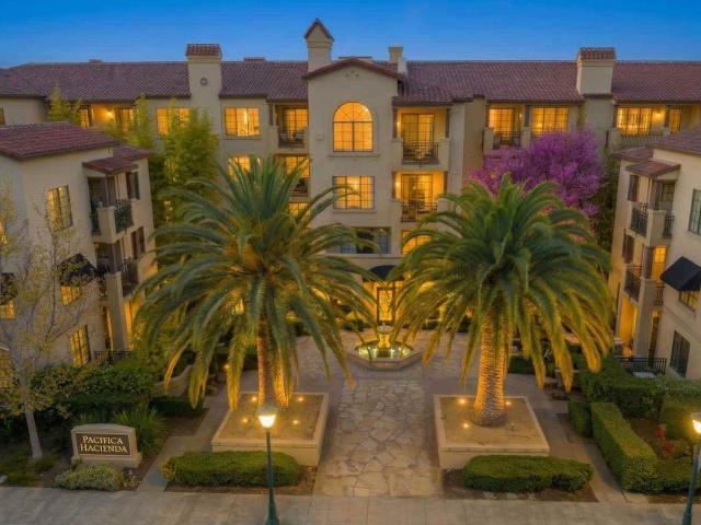 2 Bedroom Condo for Rent at 633 Elm St #2009, San Carlos, CA 94070