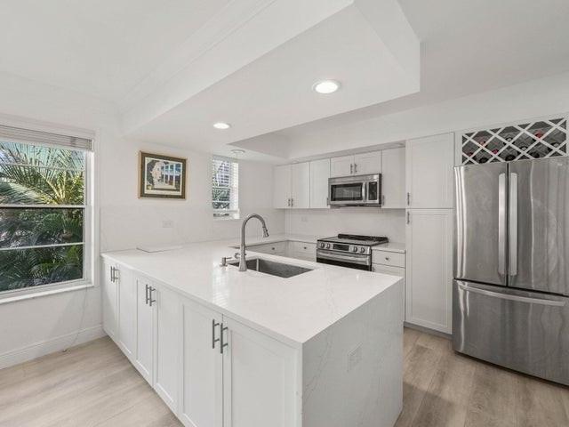 2 Bedroom Condo for Rent at 664 Forsyth Street, Boca Raton, FL 33487 Delray Manors