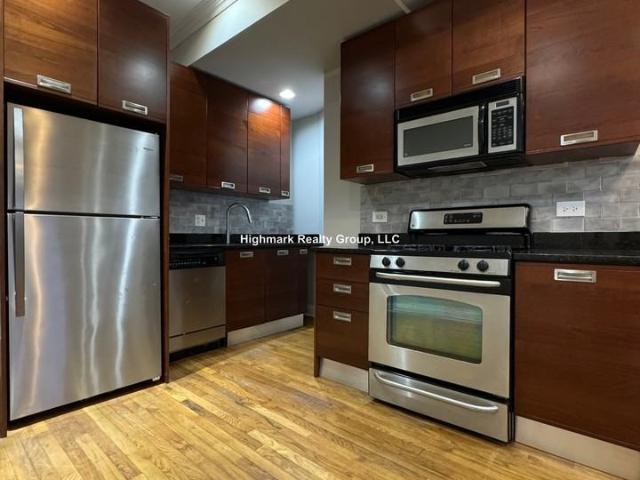 2 Bedroom Condo for Rent at 6935 N Oakley Ave #GC, Chicago, IL 60645 West Ridge