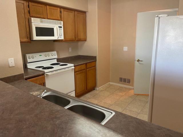 2 Bedroom Condo for Rent at 7255 West Sunset Road, Las Vegas, NV 89113