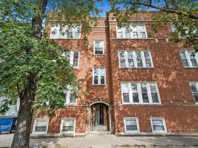 2 Bedroom Condo for Rent at 7211 N Damen Ave, Chicago, IL 60645 Rogers Park