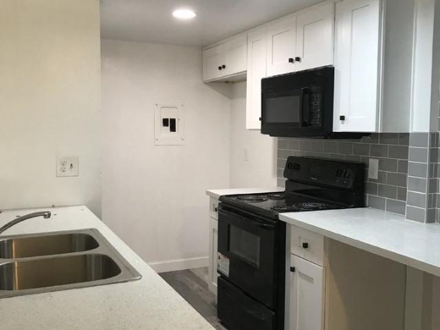 2 Bedroom Condo for Rent at 735 Halyard St, Port Hueneme, CA 93041 Port Hueneme