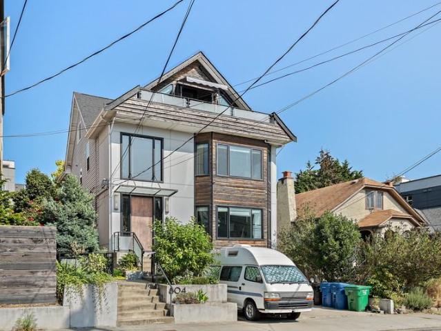 2 Bedroom Condo for Rent at 804 N Motor Pl #A, Seattle, WA 98103 Fremont