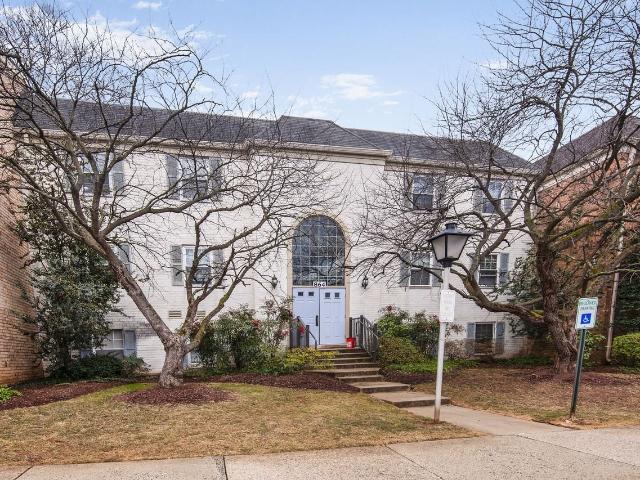 2 Bedroom Condo for Rent at 864 College Pkwy #201, Rockville, MD 20850 West Rockville