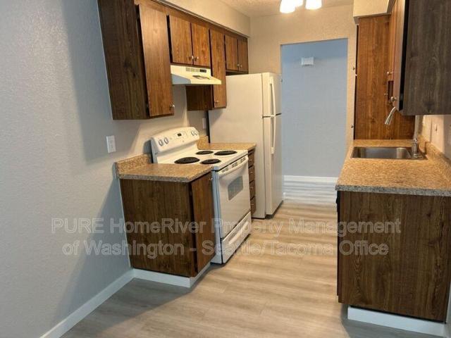 2 Bedroom Condo for Rent at 8626 26th Ave Sw #A, Seattle, WA 98106 Roxhill